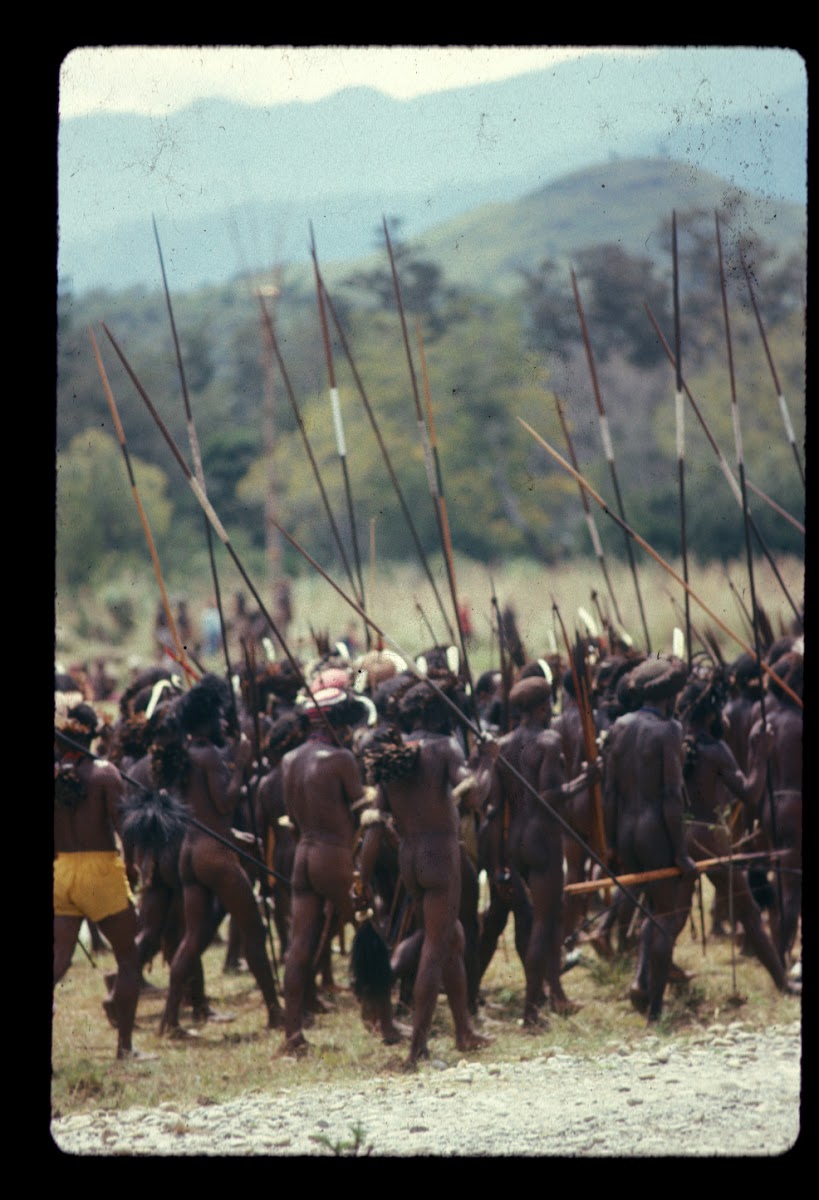 Papua Tribes and Traditions: An Adventurer Takes Us Back to 1993 ...